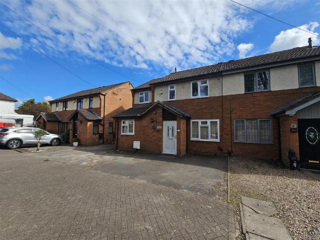 4 bedroom semi detached house to rent