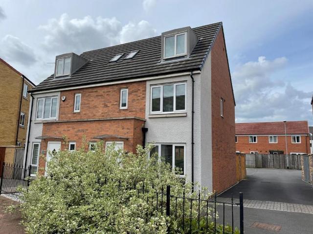 4 bedroom semi detached house to rent