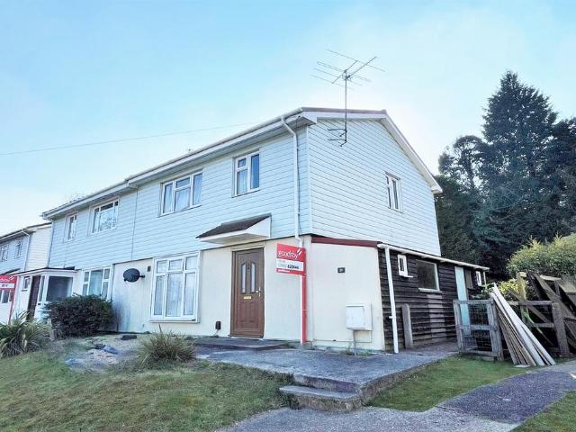 4 bedroom semi detached house to rent