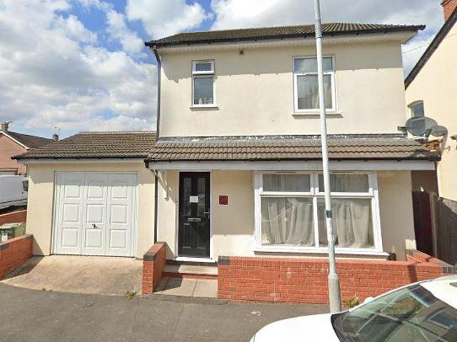 4 bedroom semi detached house to rent