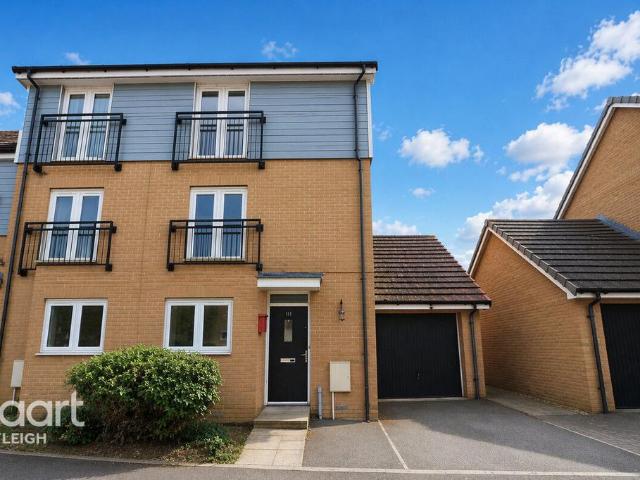 4 bedroom semi detached house to rent