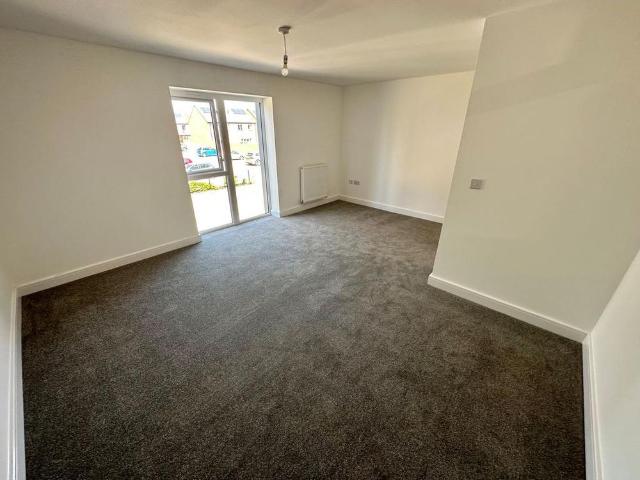 4 bedroom semi detached house to rent