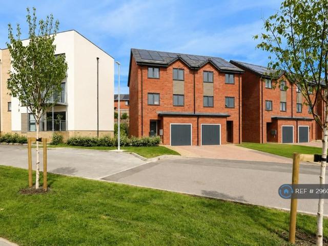 4 bedroom semi detached house to rent