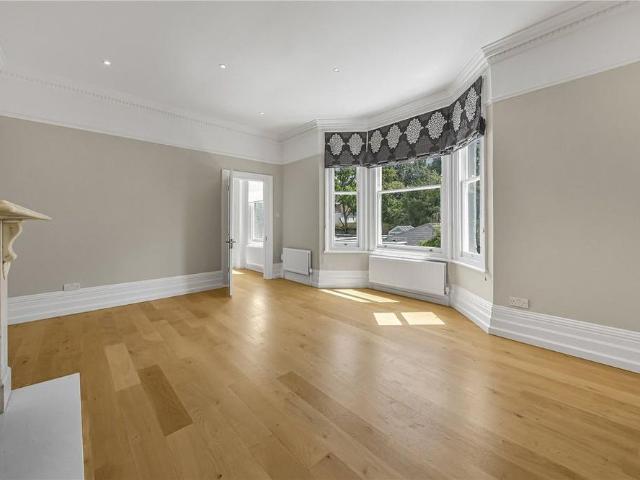 4 bedroom semi detached house to rent