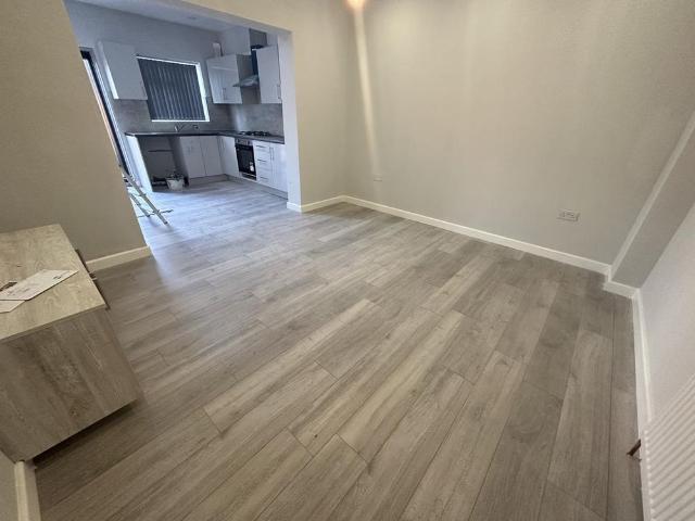 4 bedroom semi detached house to rent