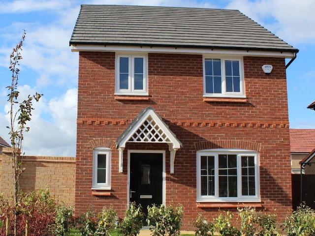 4 bedroom semi detached house to rent