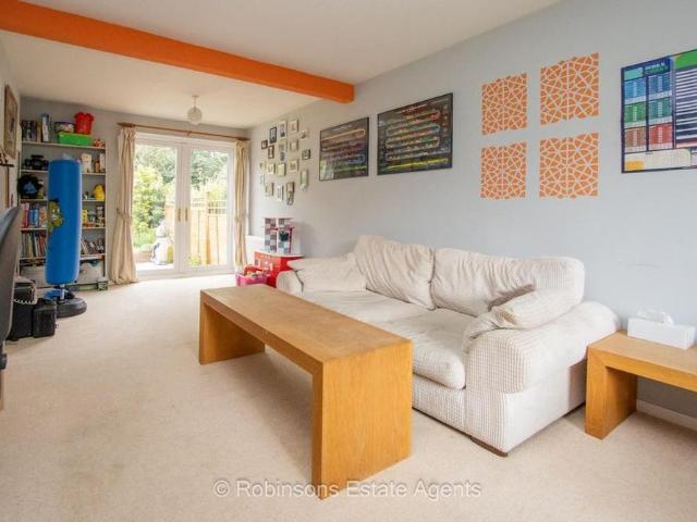 4 bedroom semi detached house to rent