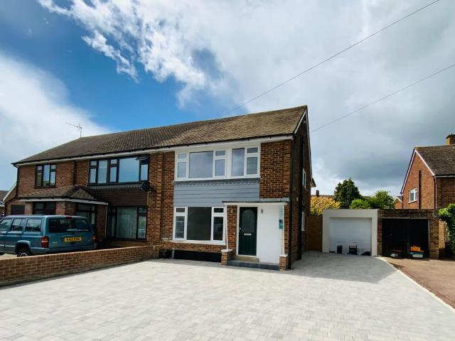 4 bedroom semi detached house to rent