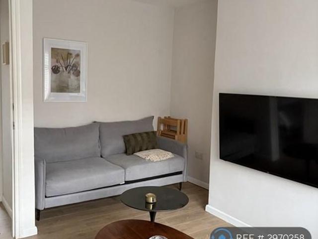 4 bedroom semi detached house to rent