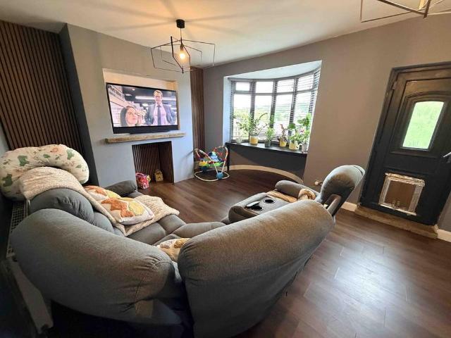 4 bedroom semi detached house to rent