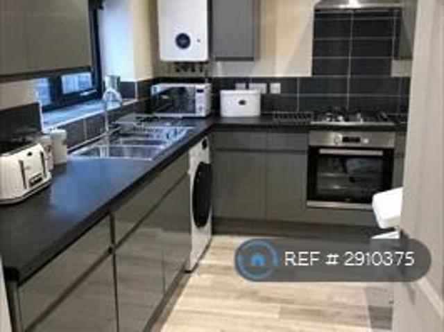 4 bedroom semi detached house to rent