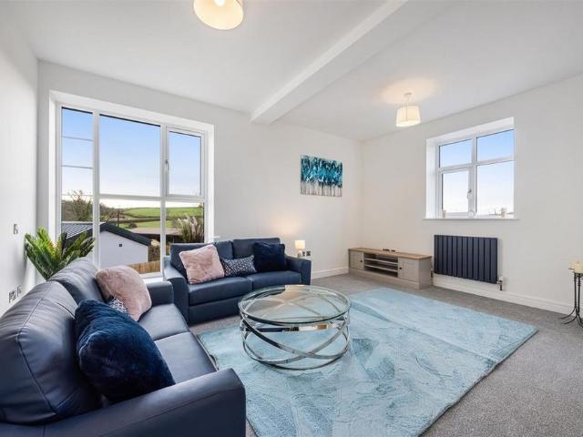 4 bedroom semi detached house to rent