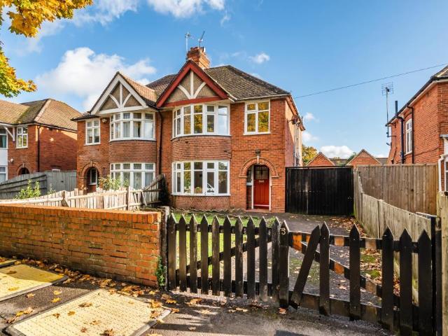 4 bedroom semi detached house to rent