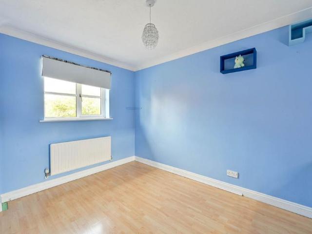 4 bedroom semi detached house to rent