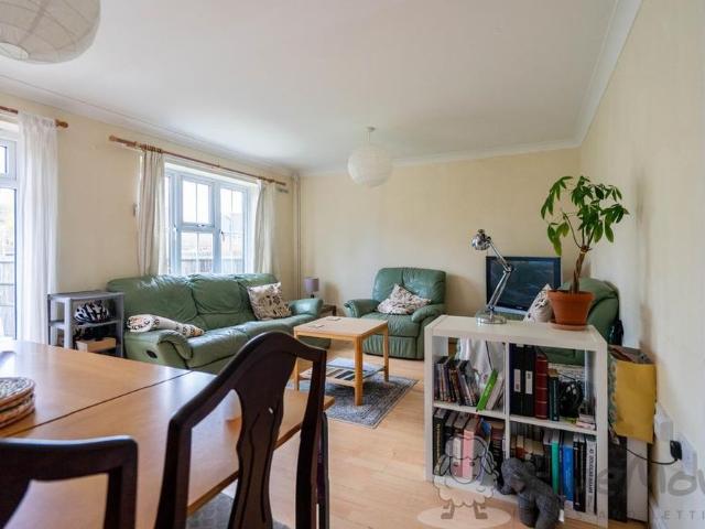 4 bedroom semi detached house to rent