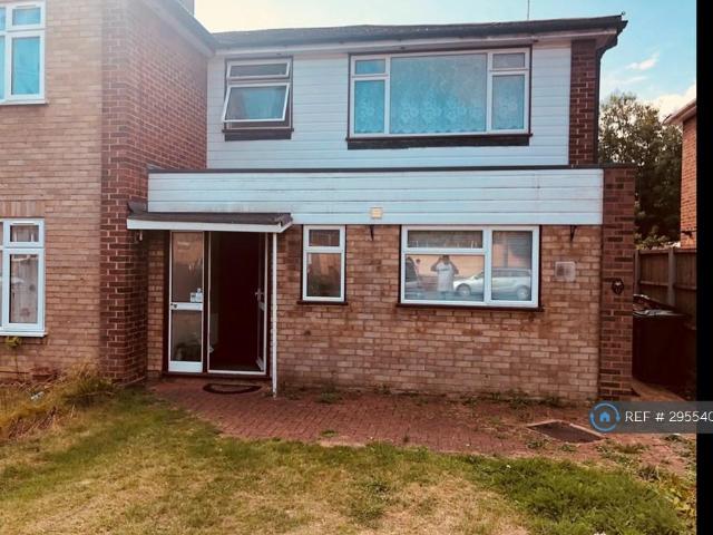 4 bedroom semi detached house to rent