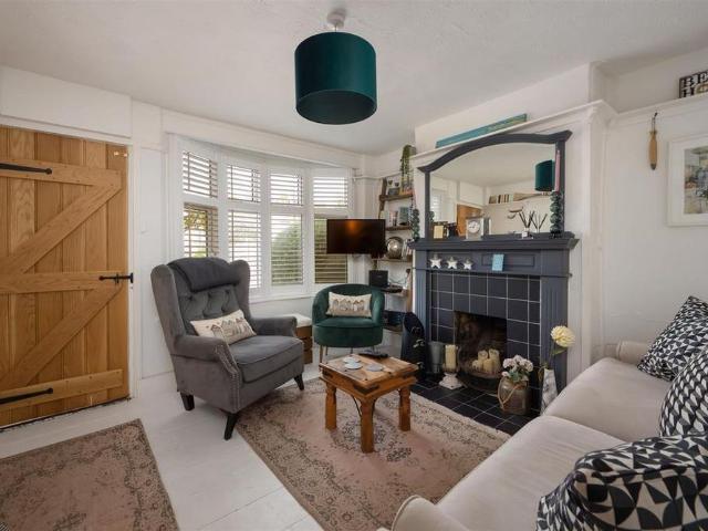 4 bedroom semi detached house to rent