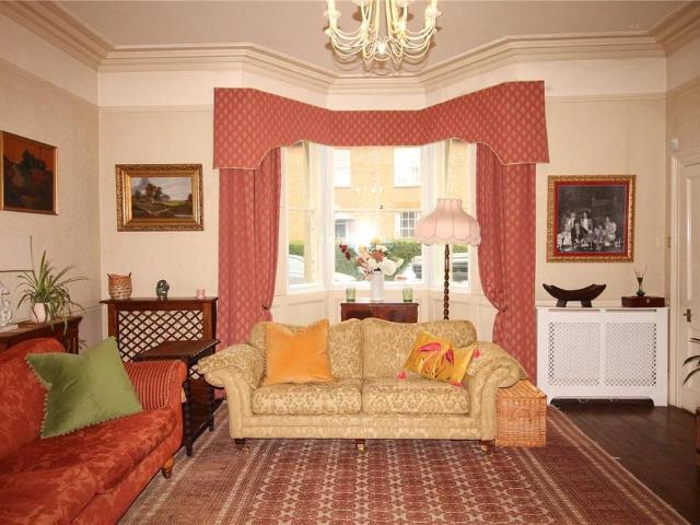 4 bedroom semi detached house to rent