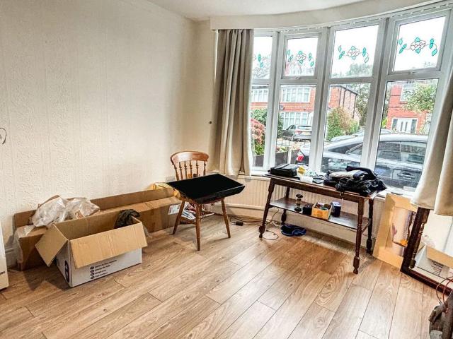 4 bedroom semi detached house to rent