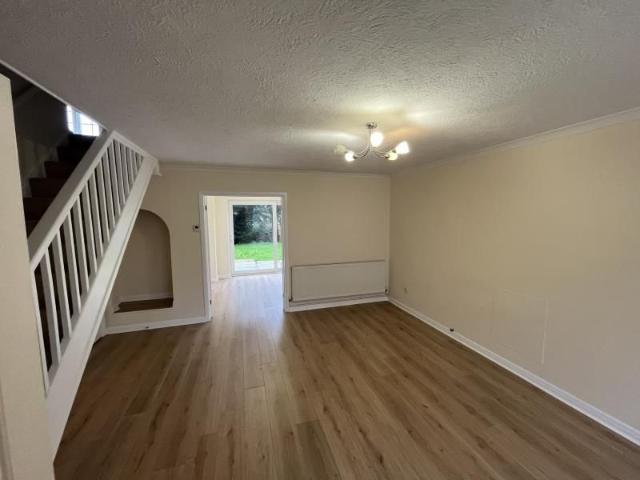 4 bedroom semi detached house to rent