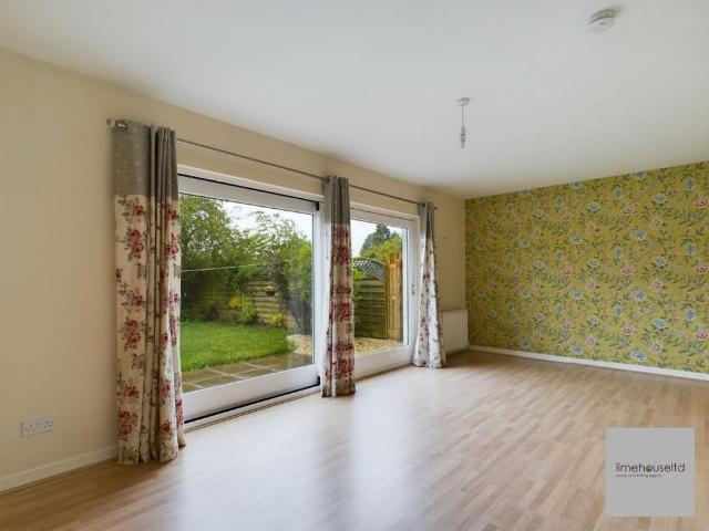 4 bedroom semi detached house to rent