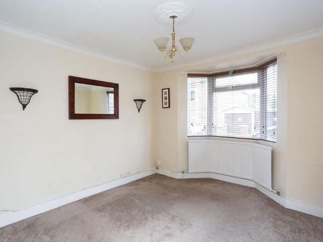 4 bedroom semi detached house to rent