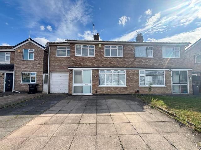 4 bedroom semi detached house to rent
