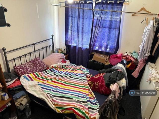 4 bedroom semi detached house to rent