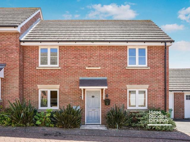 4 bedroom semi detached house to rent