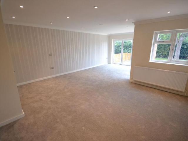 4 bedroom semi detached house to rent