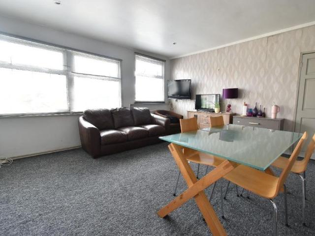4 bedroom semi detached house to rent