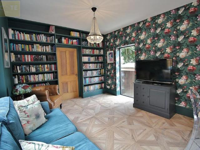 4 bedroom semi detached house to rent