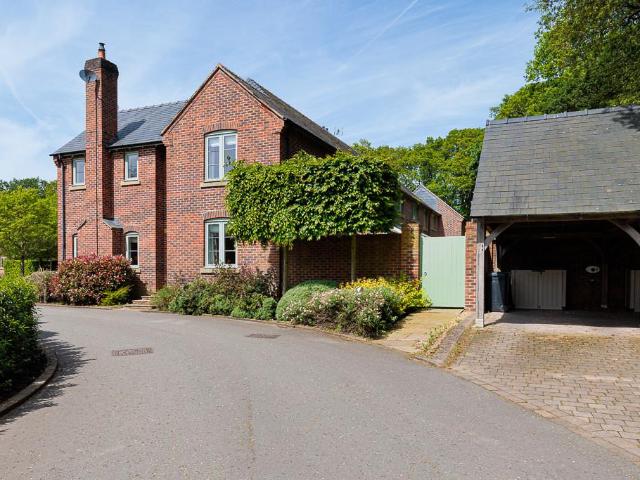 4 bedroom semi detached house to rent