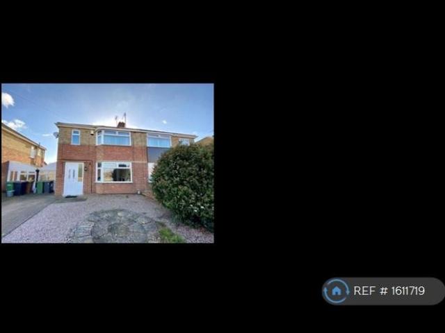 4 bedroom semi detached house to rent