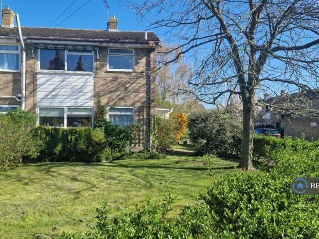 4 bedroom semi detached house to rent