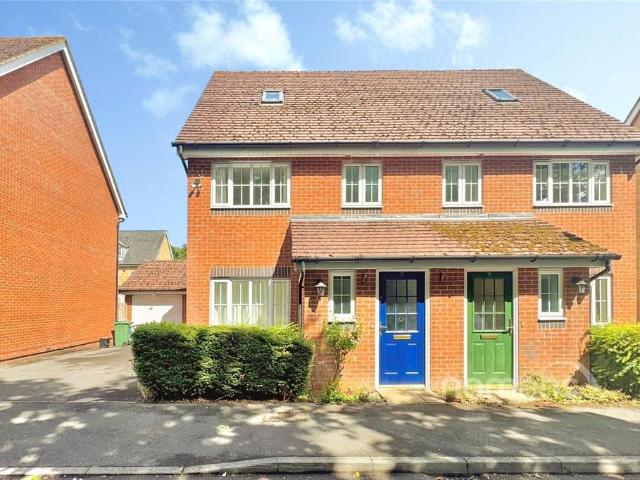 4 bedroom semi detached house to rent