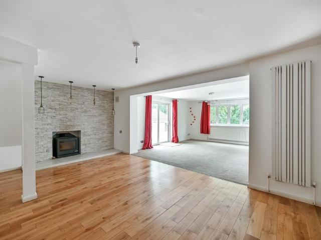 4 bedroom semi detached house to rent