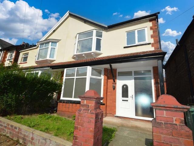 4 bedroom semi detached house to rent