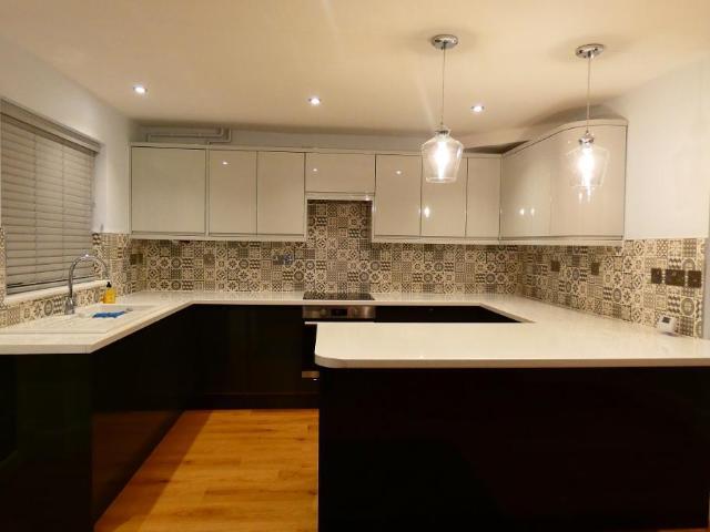 4 bedroom semi detached house to rent