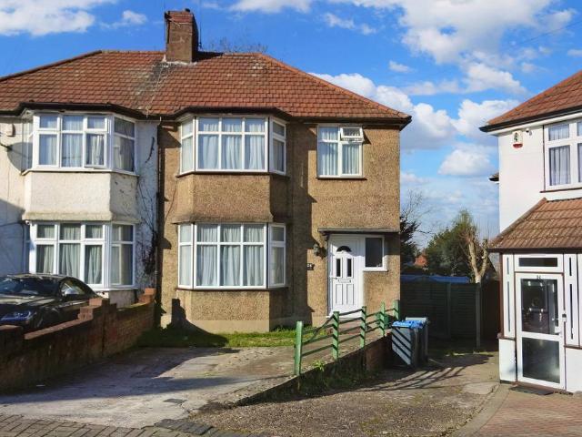 4 bedroom semi detached house to rent