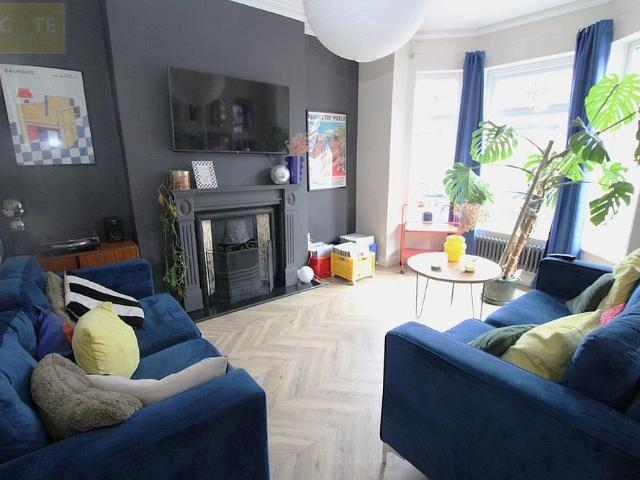 4 bedroom semi detached house to rent