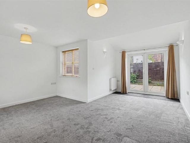 4 bedroom semi detached house to rent