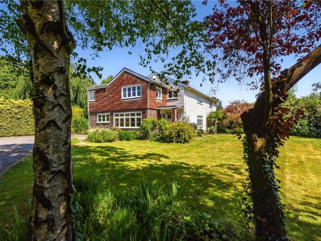 4 bedroom semi detached house to rent