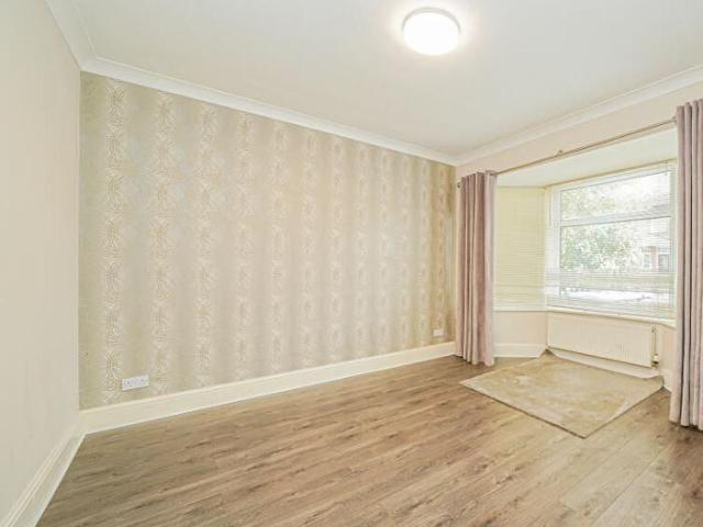 4 bedroom semi detached house to rent