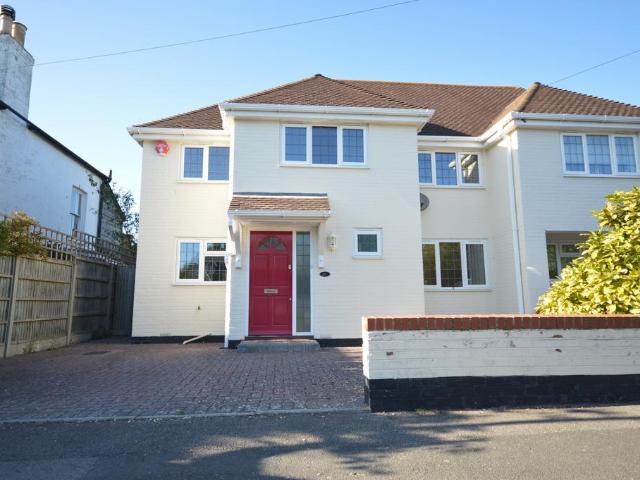 4 bedroom semi detached house to rent