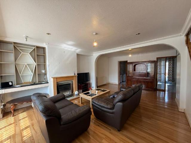 4 bedroom semi detached house to rent