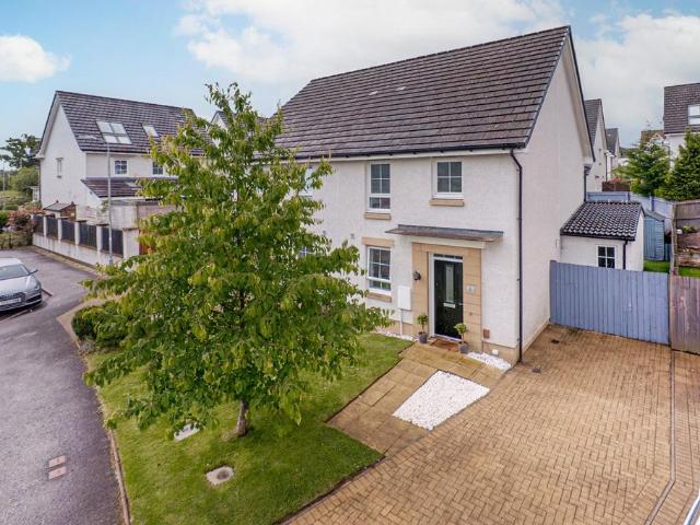 4 bedroom semi detached house to rent