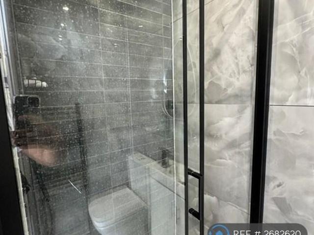 4 bedroom semi detached house to rent