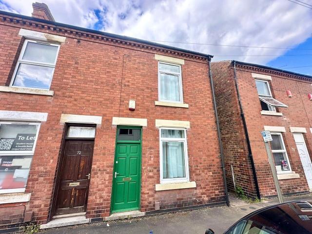 4 bedroom semi detached house to rent