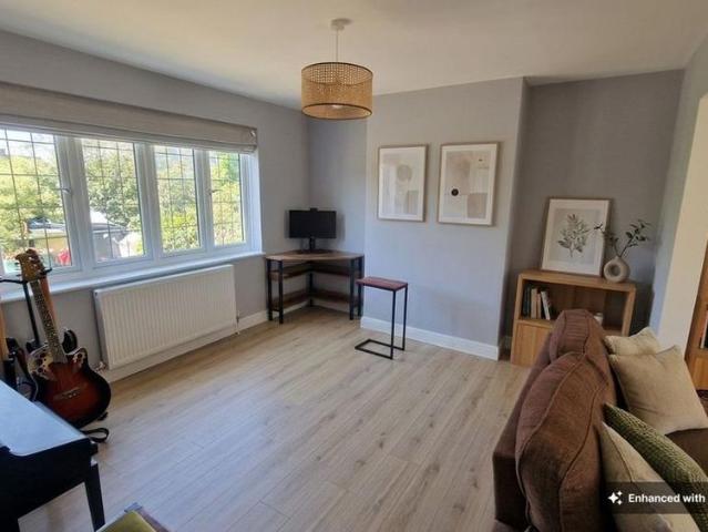 4 bedroom semi detached house to rent